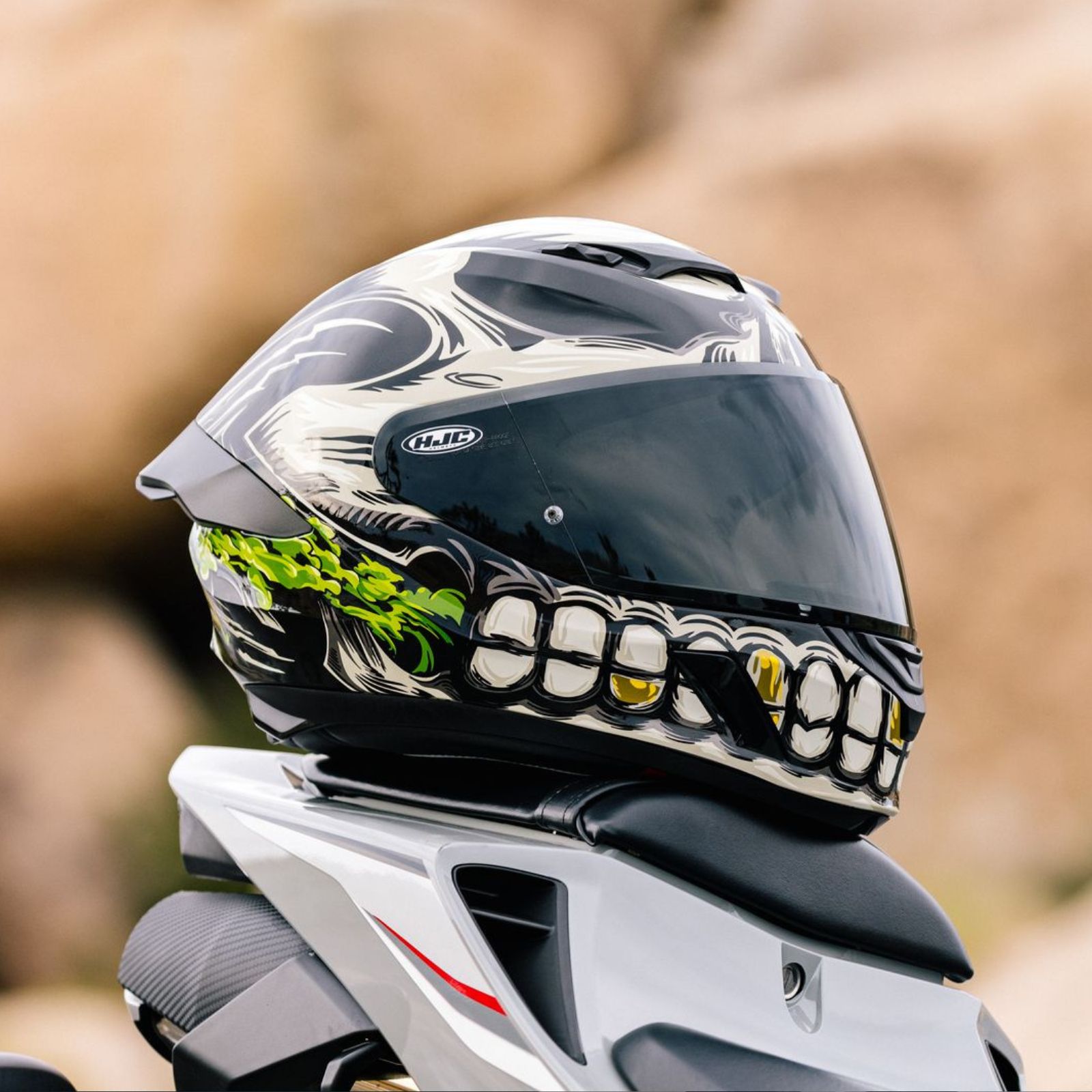 HJC i11 Acid Skull - Helmet House